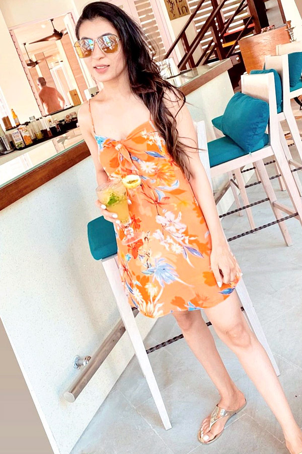 ఈ స్టన్నింగ్‌ బ్యూటీ.. టీమిండియా స్టార్‌ భార్య! గుర్తుపట్టారా? (ఫొటోలు) | Gautam Gambhir wife ...